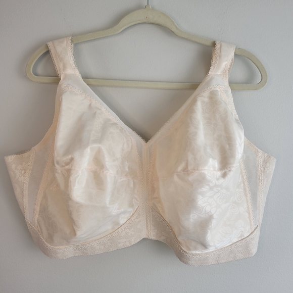 Playtex | Intimates & Sleepwear | Nwot Playtex Full Coverage Floral ...